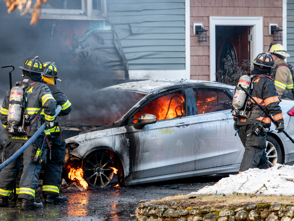 Fifty-plus firefighters battle 2-alarm Litchfield blaze Saturday | News ...